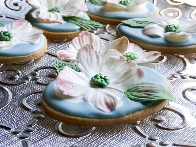 AMY’S DOGWOOD SUGAR COOKIES – For the Love of Cookies