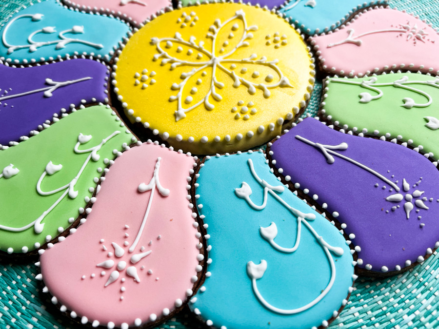 TUNDE’S SPRING COOKIE PLATTER – For the Love of Cookies