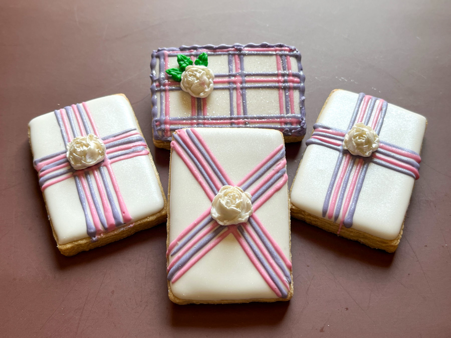 THE MANY FACES OF THE FINE LINES – For the Love of Cookies