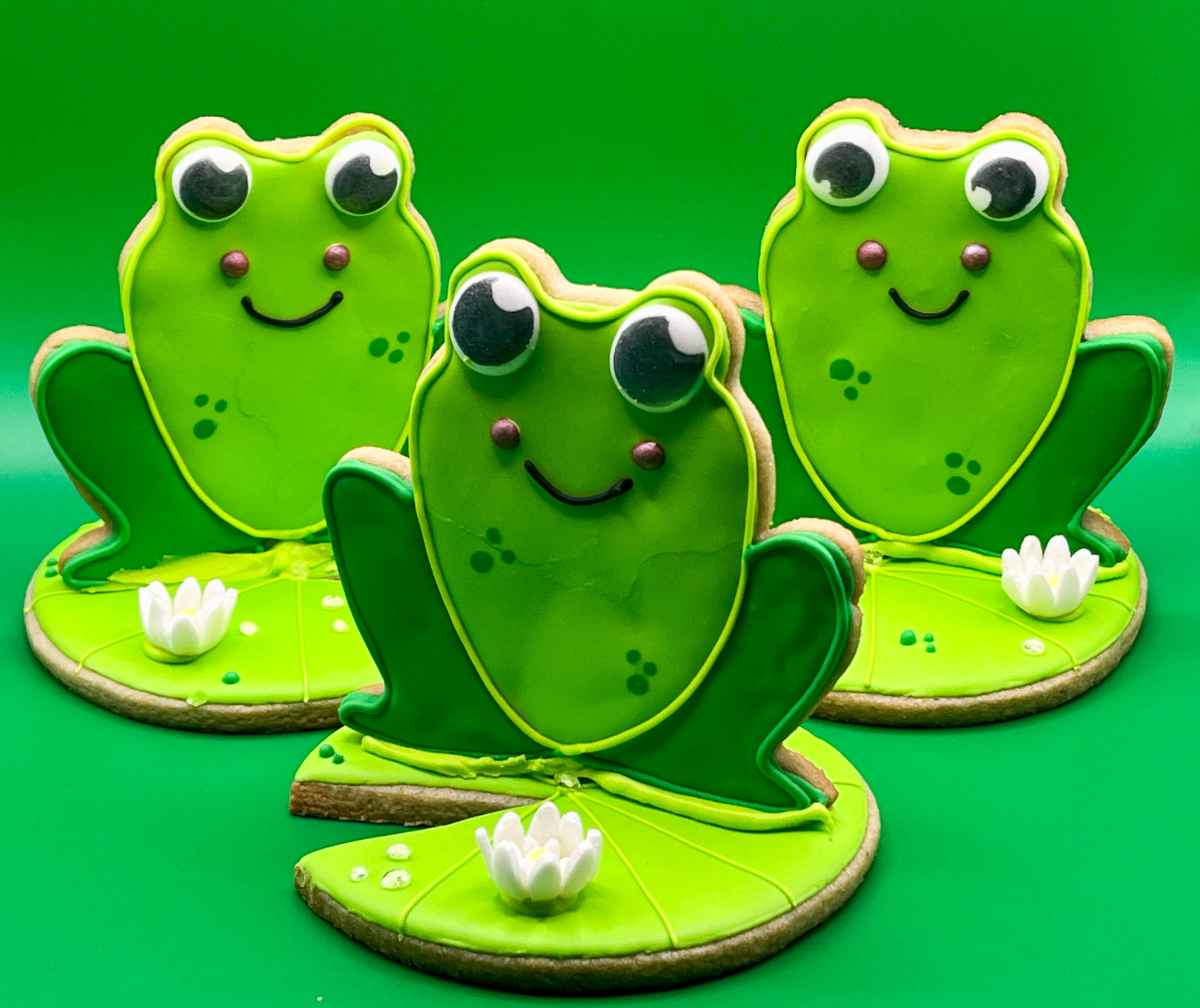 FROG ON LILY PAD COOKIES – For the Love of Cookies
