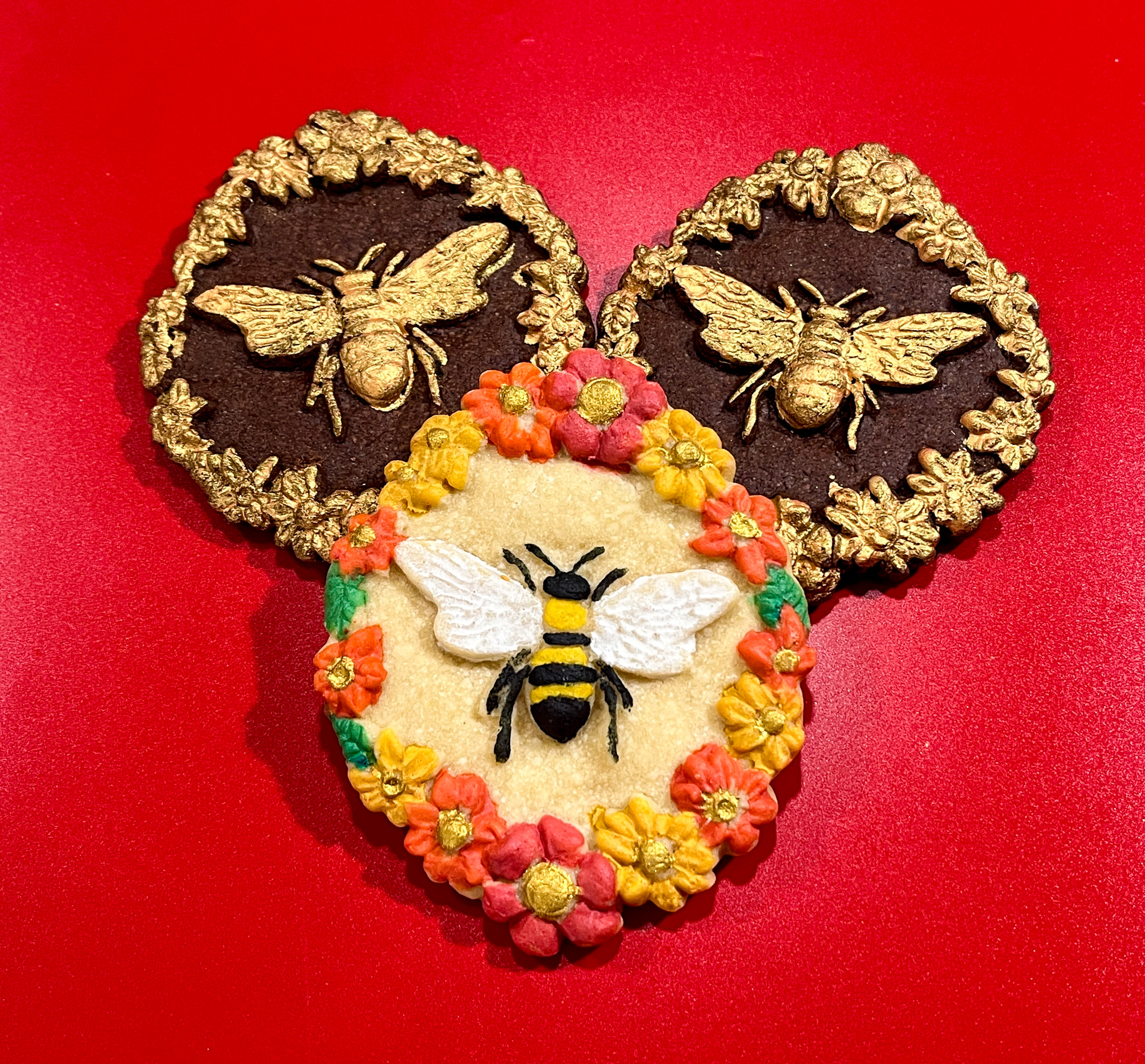 COLORFUL HONEY BEE MOLDED COOKIE – For the Love of Cookies